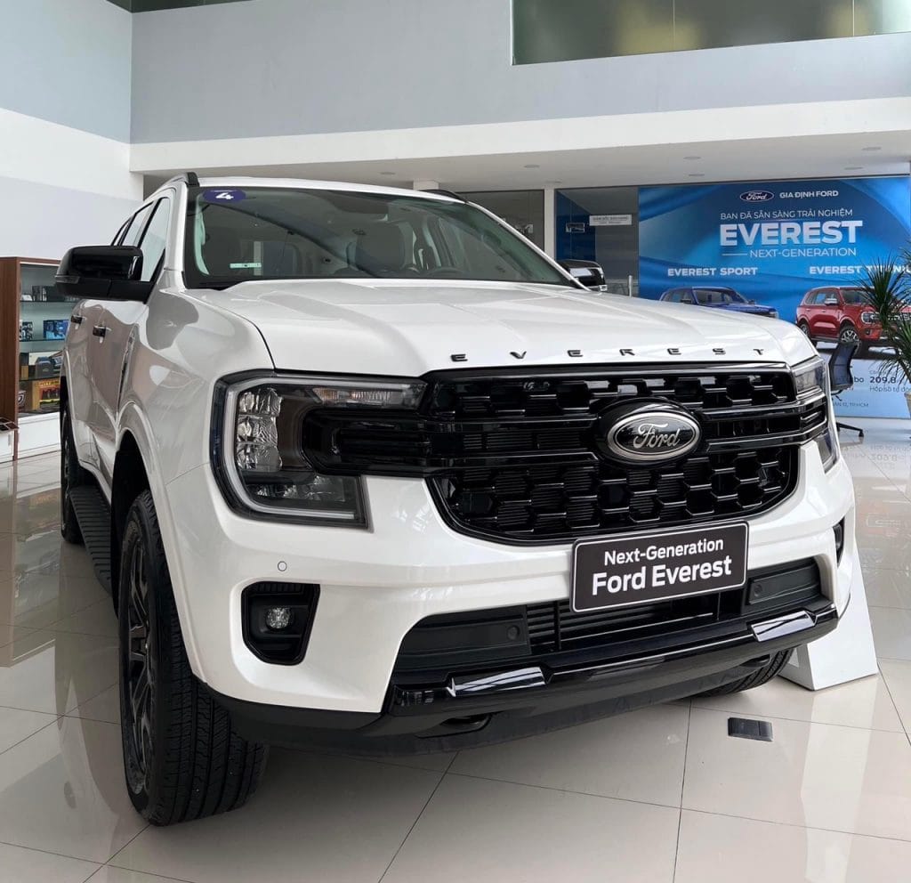 Ford Everest Titanium 4 x 2 lăn bánh bao nhiêu tiền | AI Hay - Hỏi ngay ...