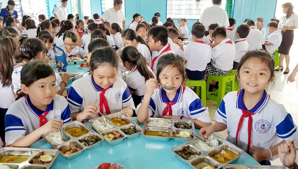 Thực đơn bán trú tiểu học Đông Hòa, Phú Yên: Dinh dưỡng và hương vị địa ...