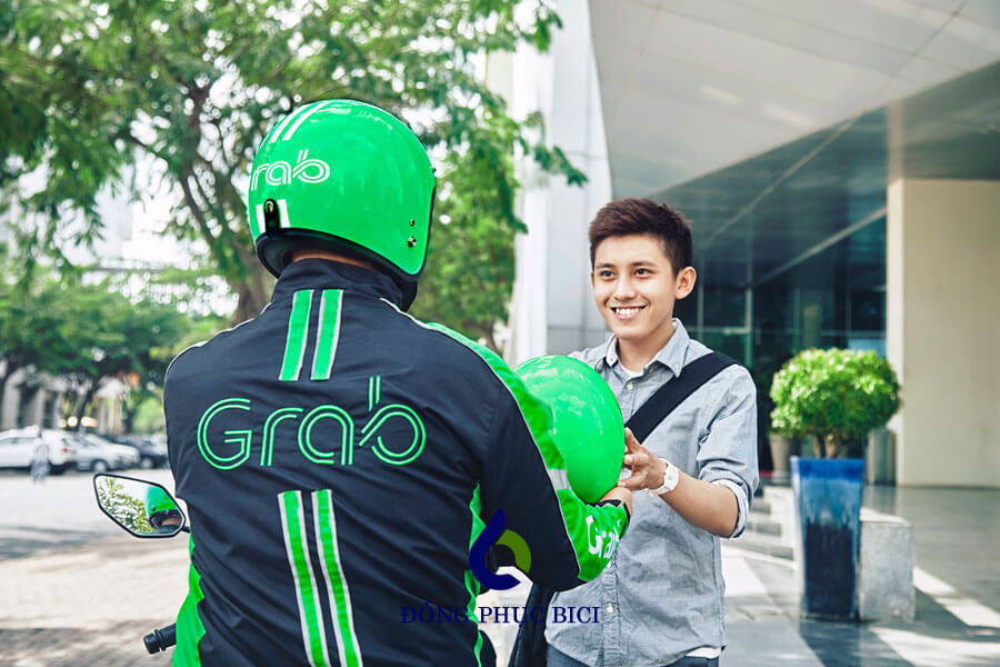 Chạy Grab có bắt buộc đội nón Grab không? | AI Hay - Hỏi ngay đáp hay